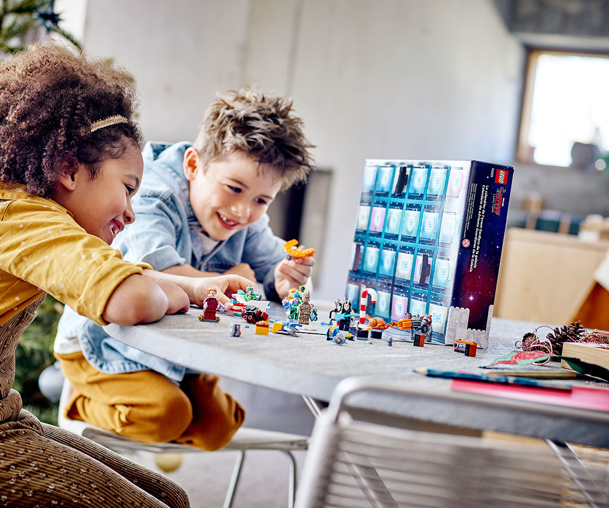 Игрален комплект конструктор ЛЕГО Marvel Super Heroes 76231 - Коледен ...